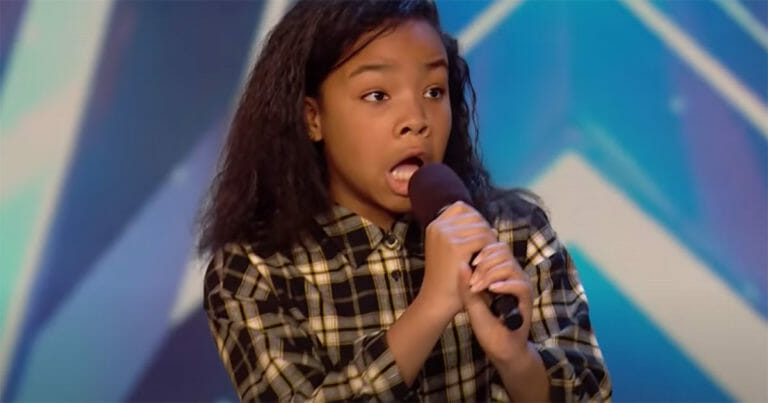 12-årig flicka vågar sig på en riktig klassiker – efter 7 ord är Simon ...