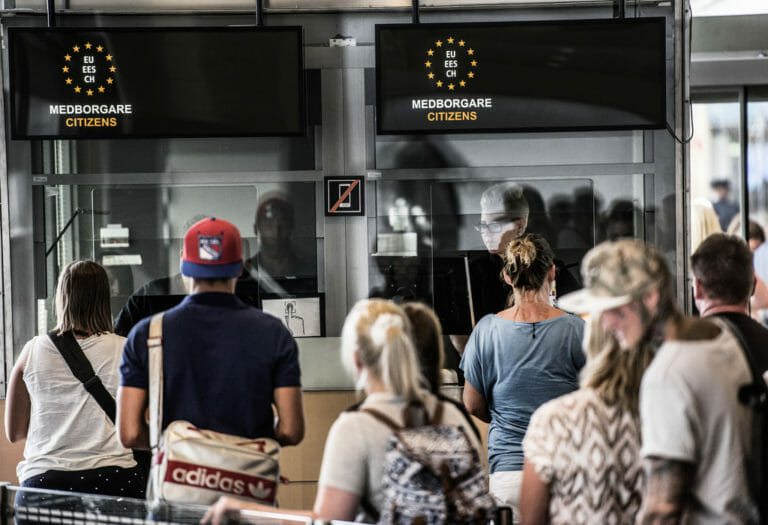 Förnya pass: Lediga tider, väntetid, pris och provisoriskt pass