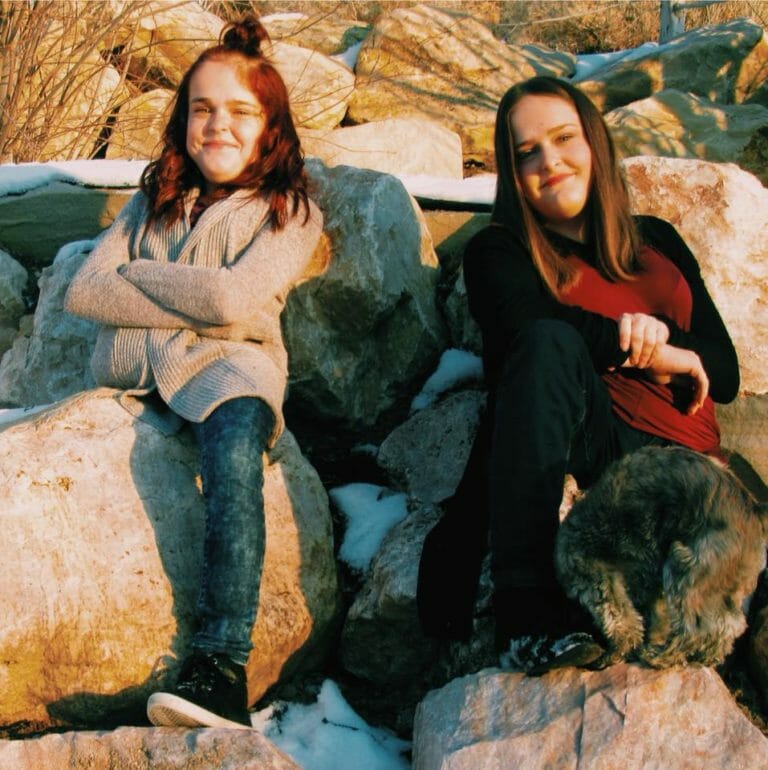 Cojoined twin sisters who were famously ‘cut In half’ in 2006 are now ...